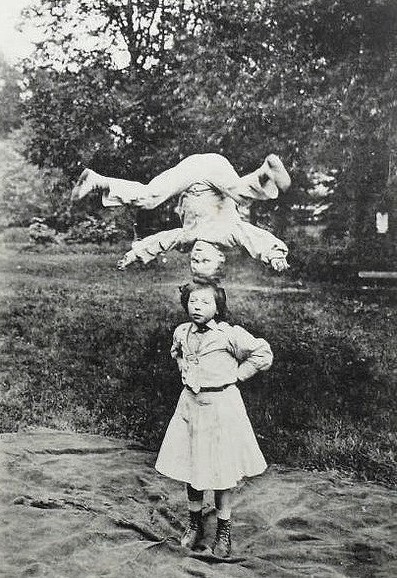 Instant Views [o.] Acrobats, 1900s-1940s - C o c o s s e